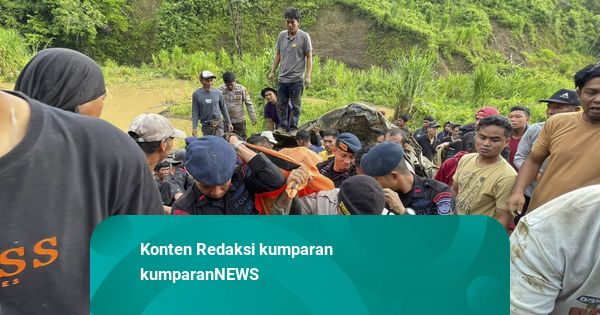 Mobil Tertimbun Longsor di Luwu, 2 Orang Tewas | kumparan.com